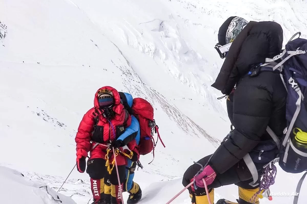 Inside the Daring Missions to Retrieve Dead Bodies From Everest